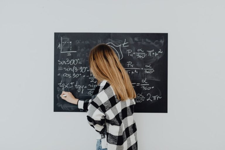 The Classroom Management Styles Guide: Find Your Best Fit | ClassPoint The Classroom Management Styles Guide: Find Your Best Fit | ClassPoint