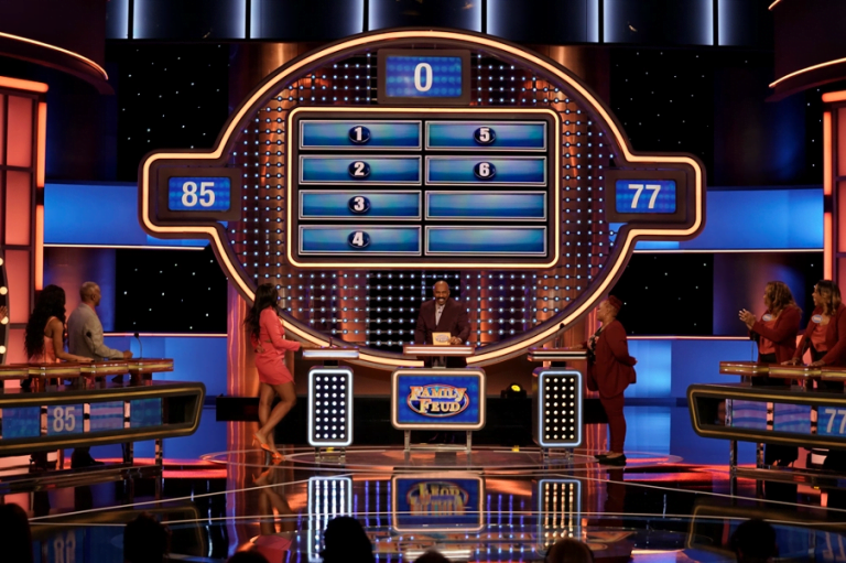 Family Feud PowerPoint Template And Step-by-Step Tutorial | ClassPoint